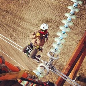 48 Spine Chilling Linemen Photos During Work