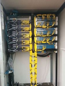 31 Proper Cable Management Photos That Will Make Telecom Guys Satisfied